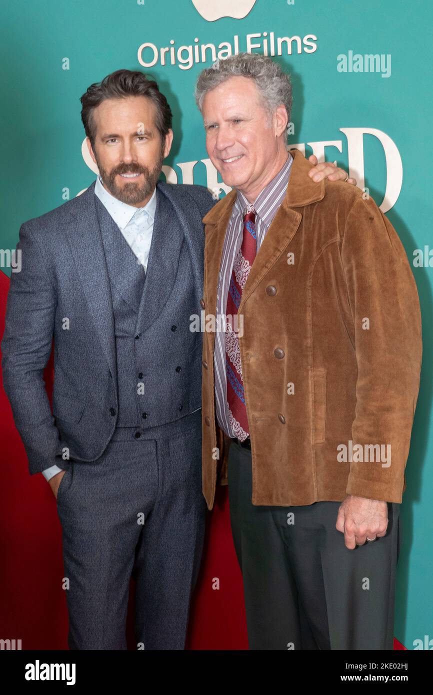 NEW YORK, NEW YORK - NOVEMBER 07: Ryan Reynolds and Will Ferrell attend ...