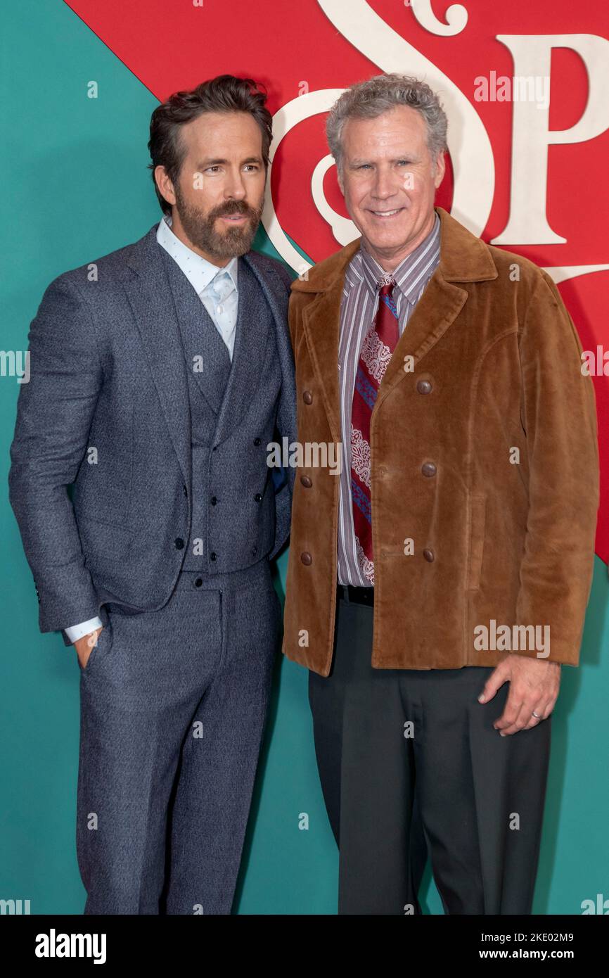 NEW YORK, NEW YORK - NOVEMBER 07: Ryan Reynolds and Will Ferrell attend ...