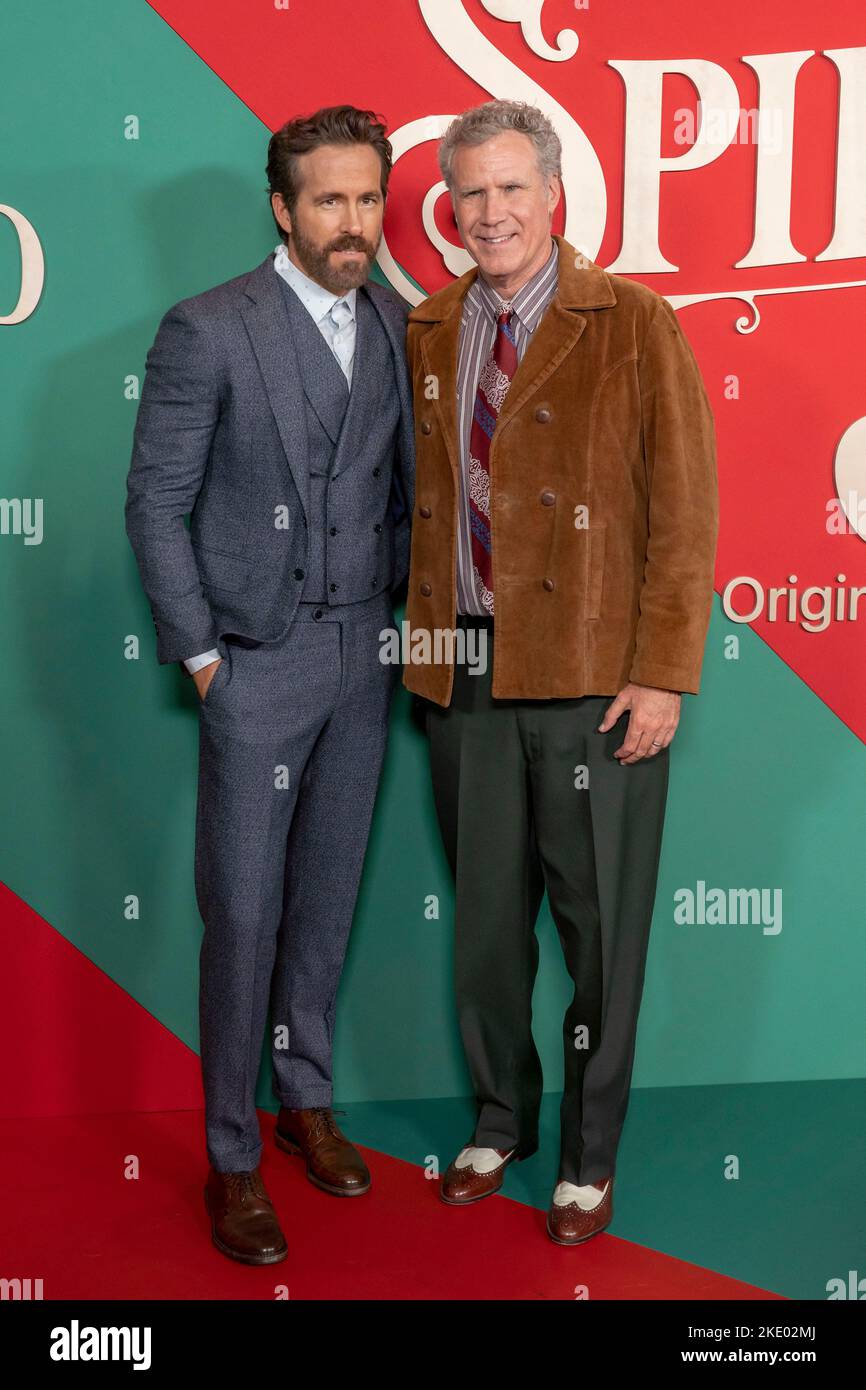 NEW YORK, NEW YORK - NOVEMBER 07: Ryan Reynolds and Will Ferrell attend ...