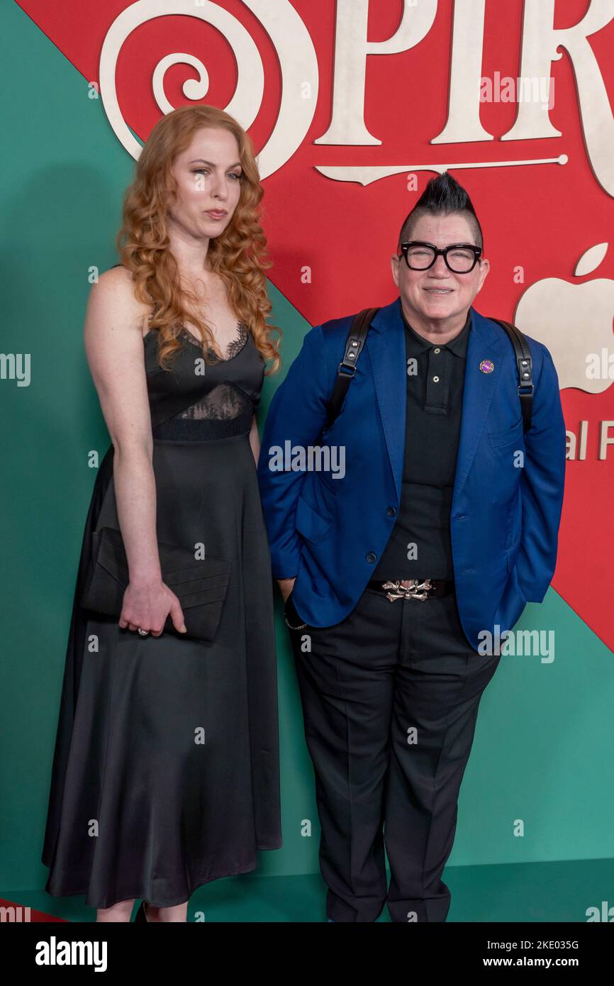 NEW YORK, NEW YORK - NOVEMBER 07: Lea DeLaria and Dalia Gladstone ...
