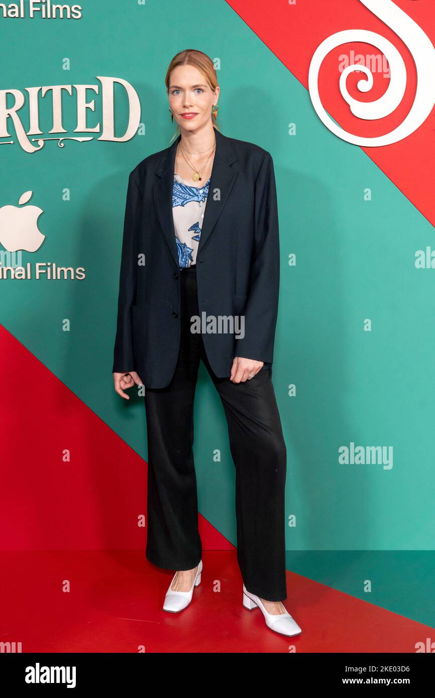 NEW YORK, NEW YORK - NOVEMBER 07: Pia Mechler attends Apple Original ...