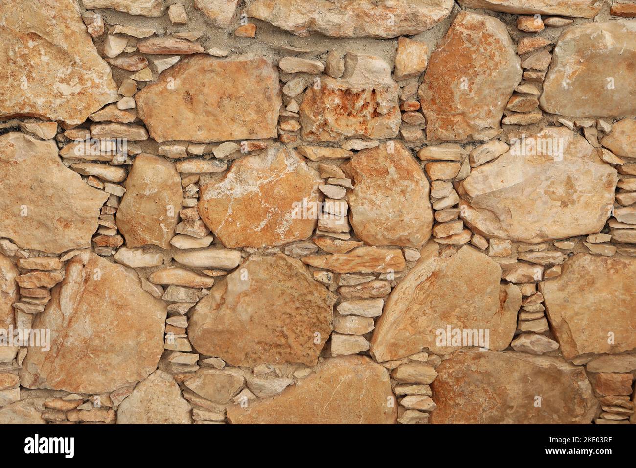 Ancient wall built stones hi-res stock photography and images - Alamy