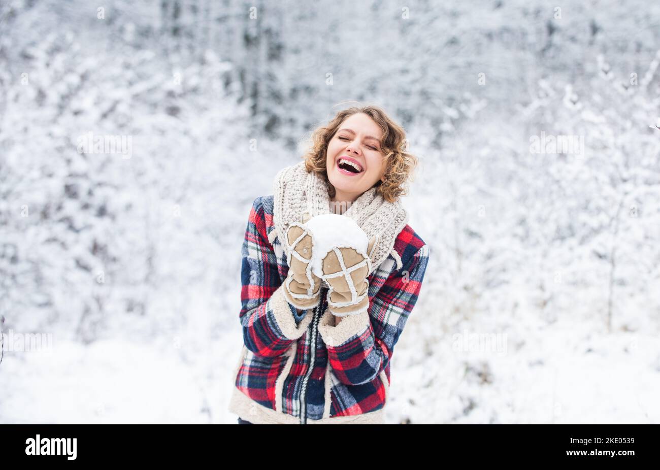Nature covered snow. Happiness. Exciting winter photoshoot ideas ...