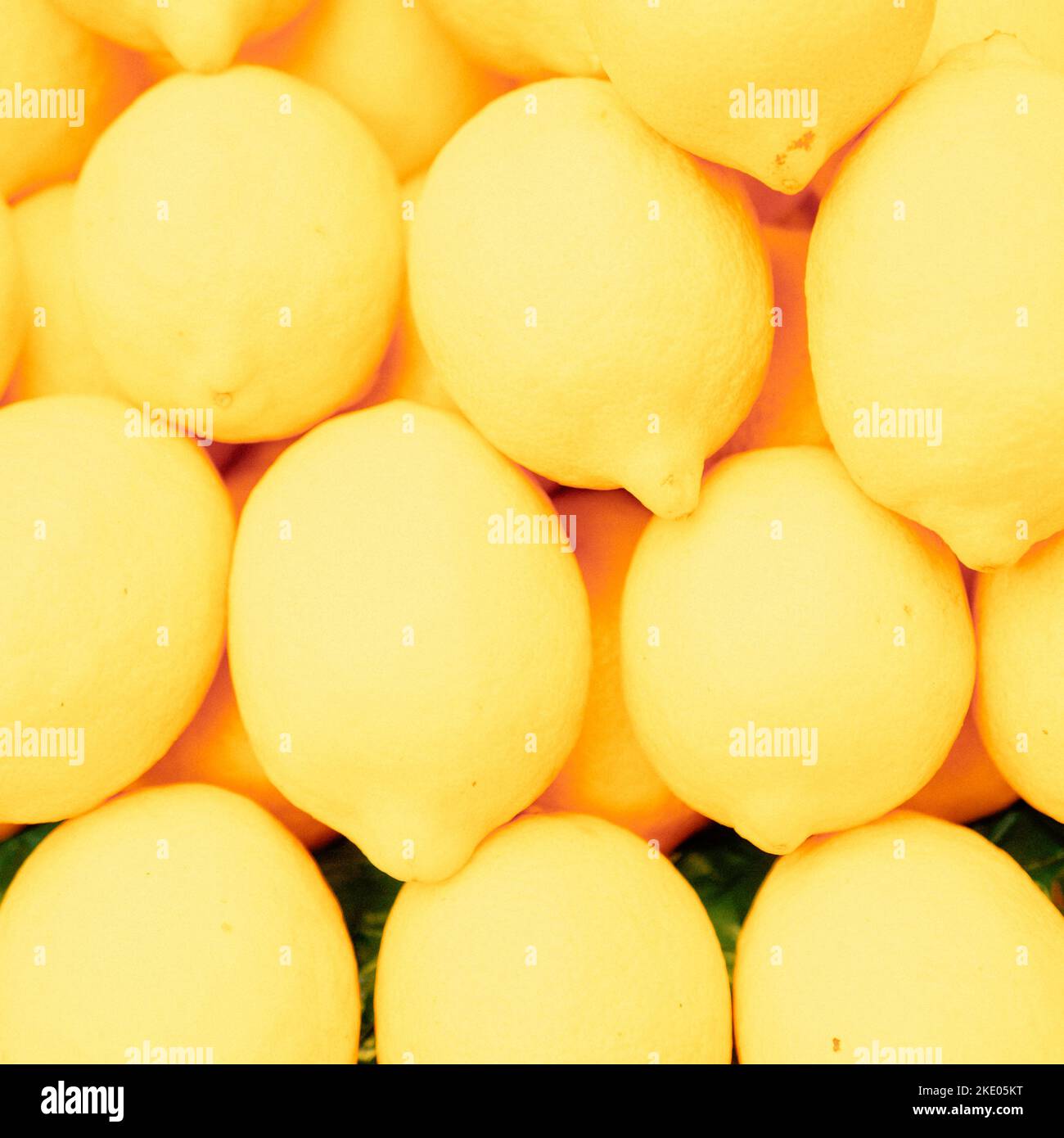 Yellow lemons hi-res stock photography and images - Alamy
