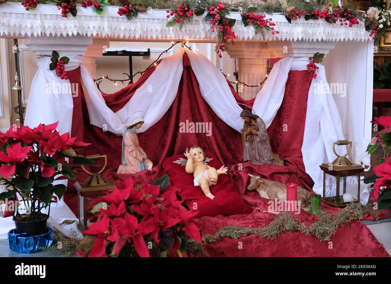 Jesus in crib hi-res stock photography and images - Alamy