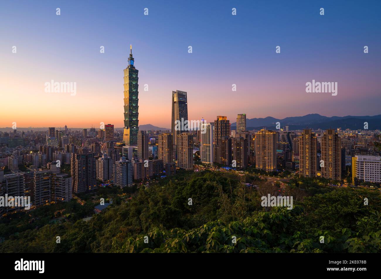 The Taipei City skyline view from Elephant Mountain at dawn Stock Photo ...