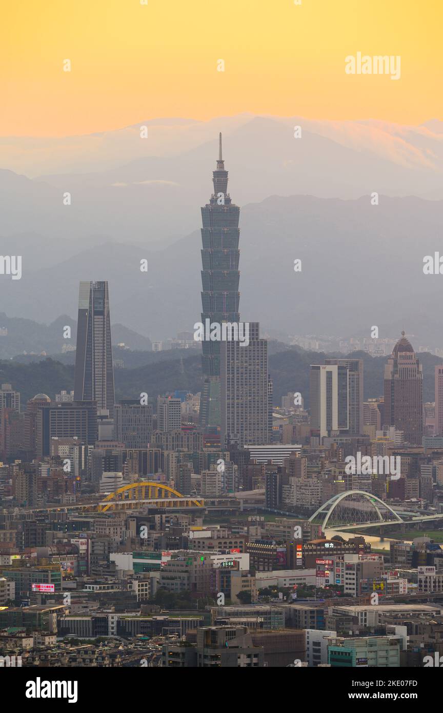The Taipei city skyline at sunset Stock Photo - Alamy