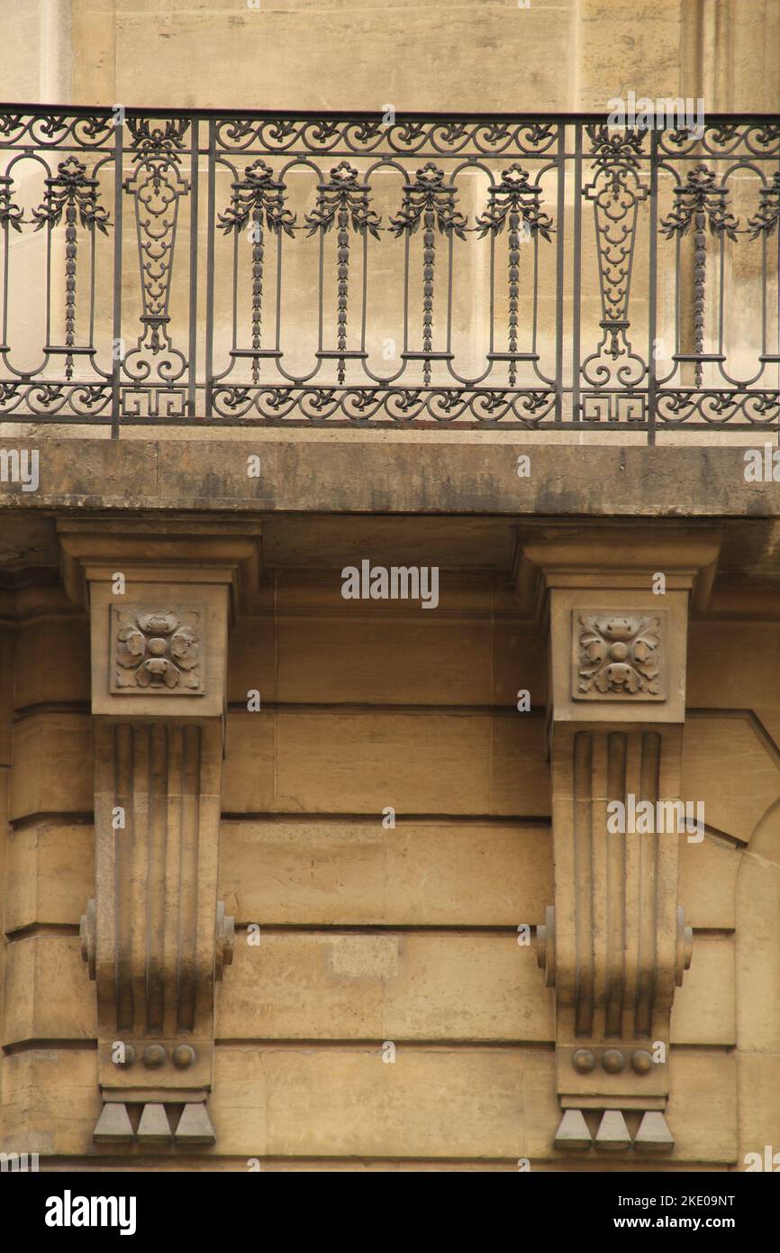 A vertical shot of an old traditional french building facade, Paris ...