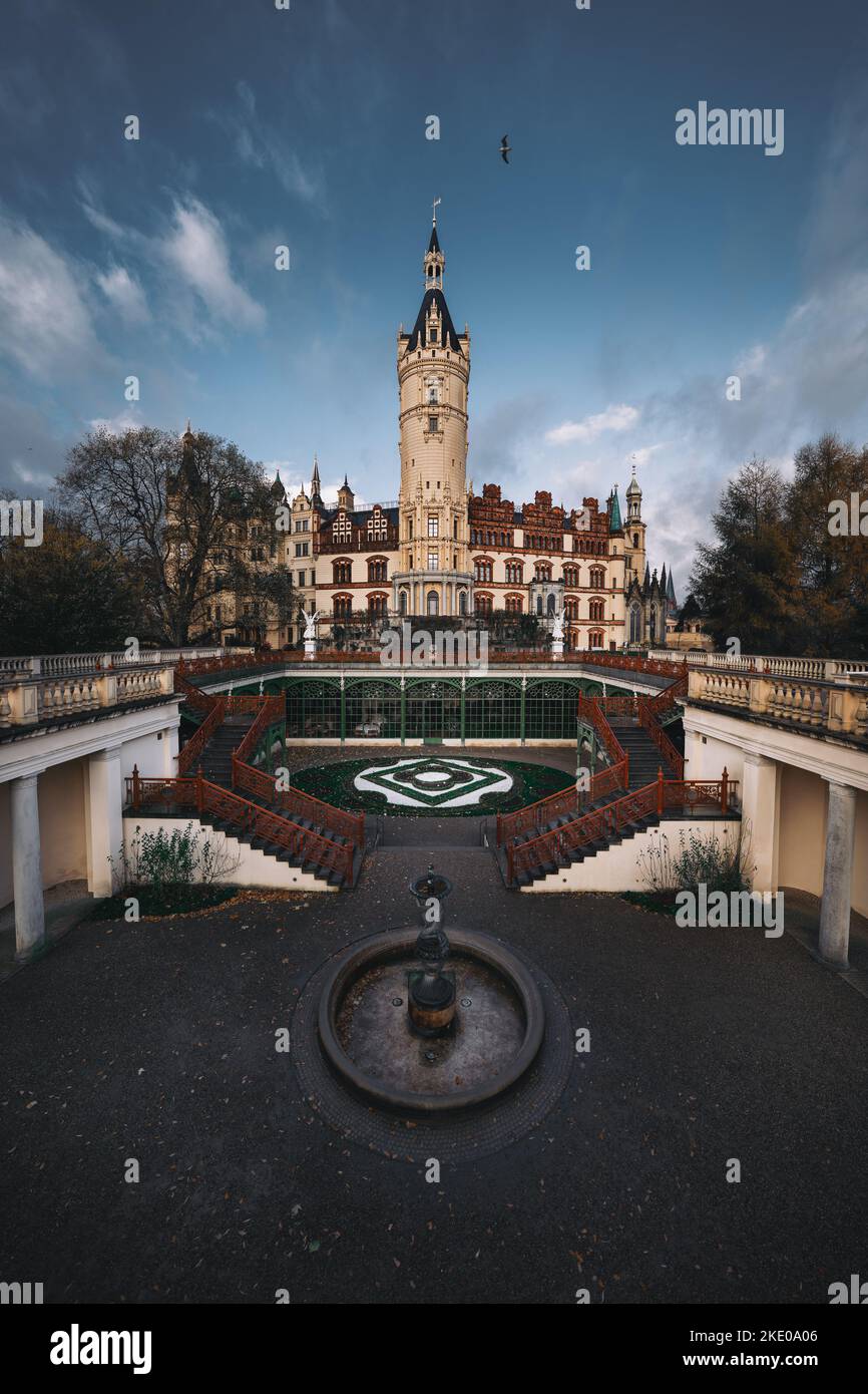 A vertical shot of Schwerin Castle in Mecklenburg-Vorpommern, Germany ...