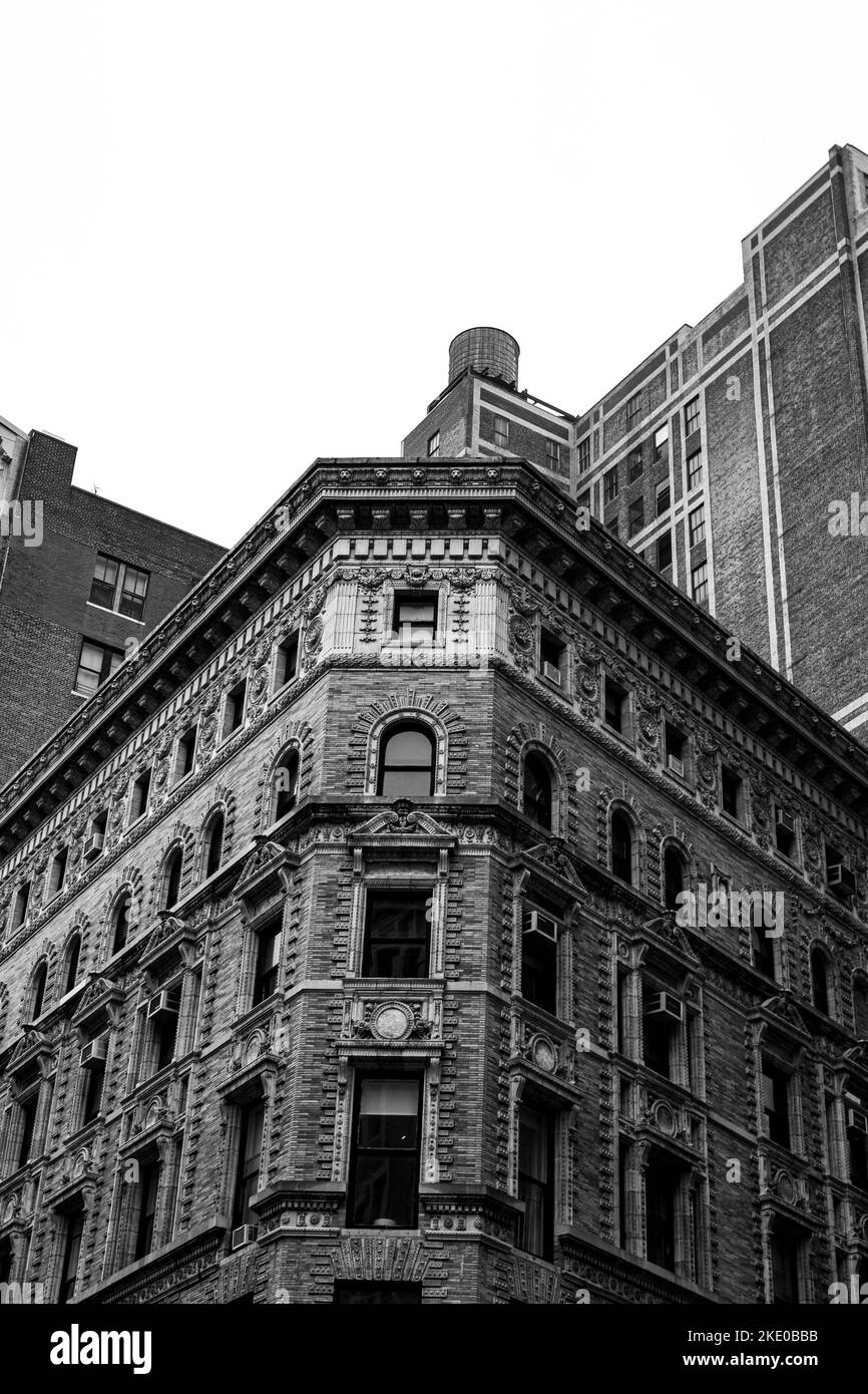 A monochrome vertical shot of the building in New York City Stock Photo ...