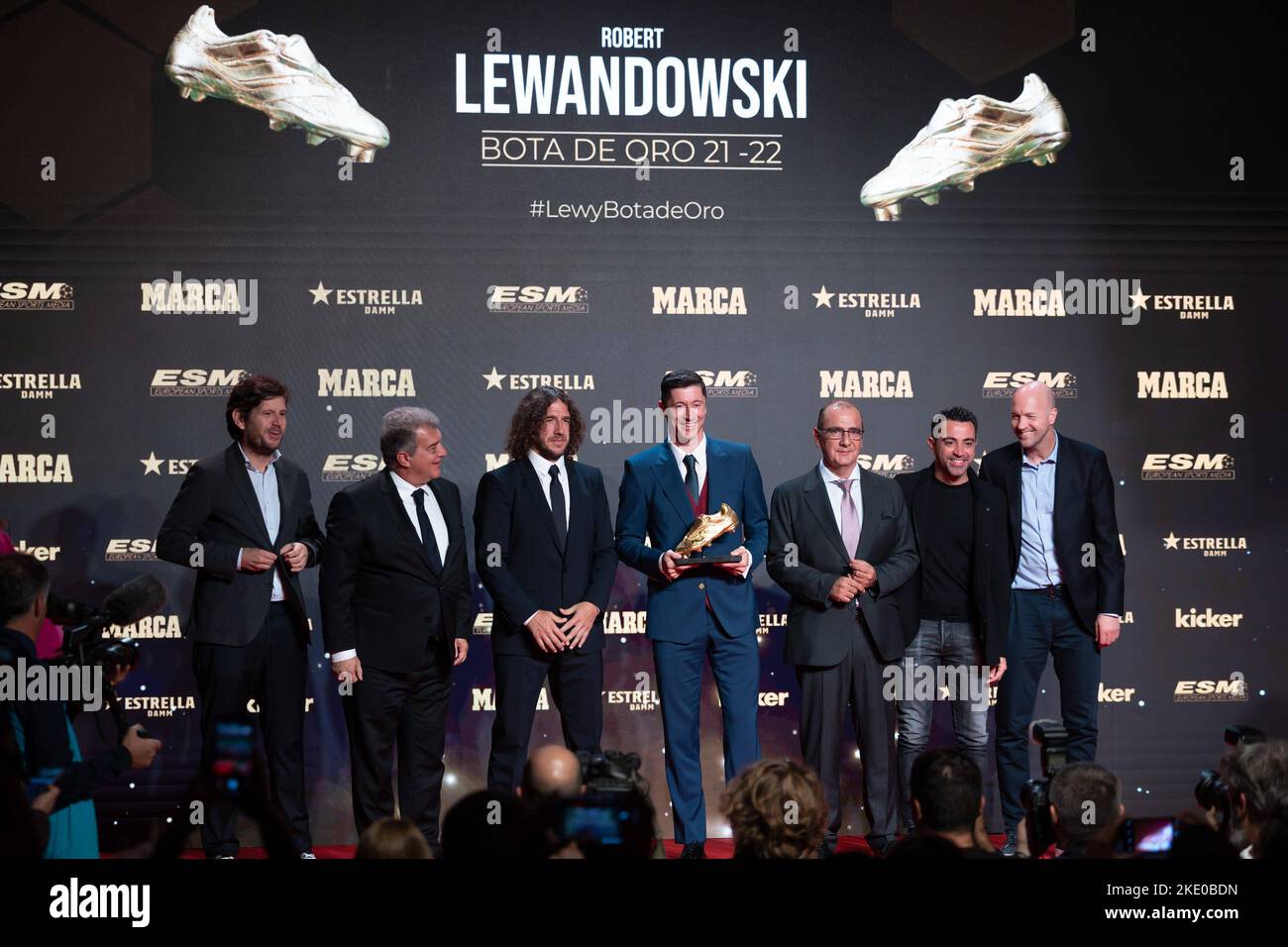 Robert lewandowski 2021 golden boot hi-res stock photography and images ...