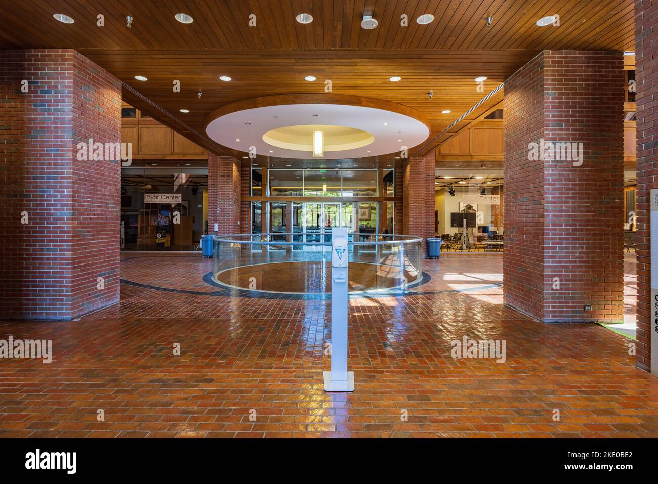 Pryor center hi-res stock photography and images - Alamy