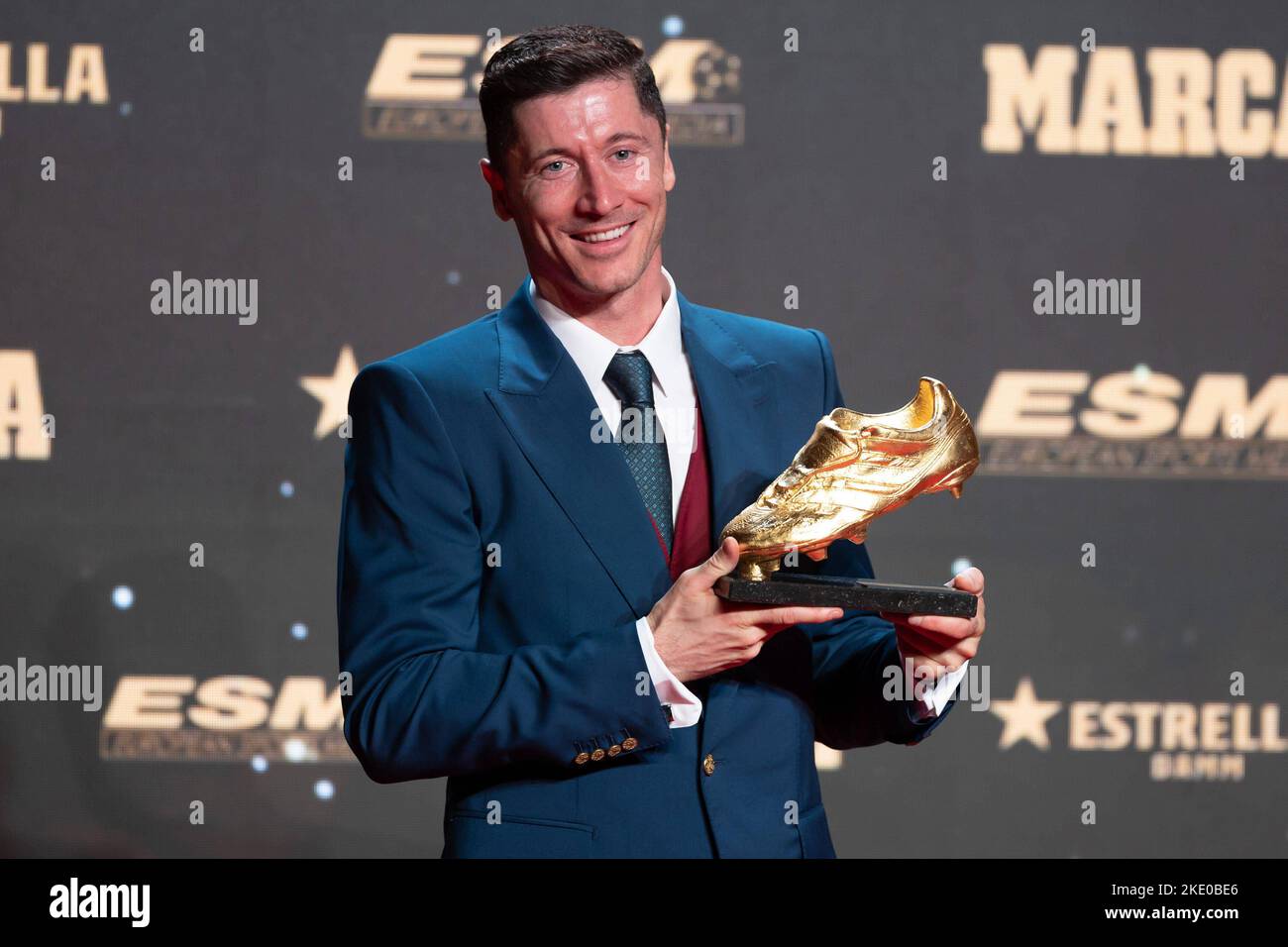 Robert lewandowski 2021 golden boot hi-res stock photography and images ...