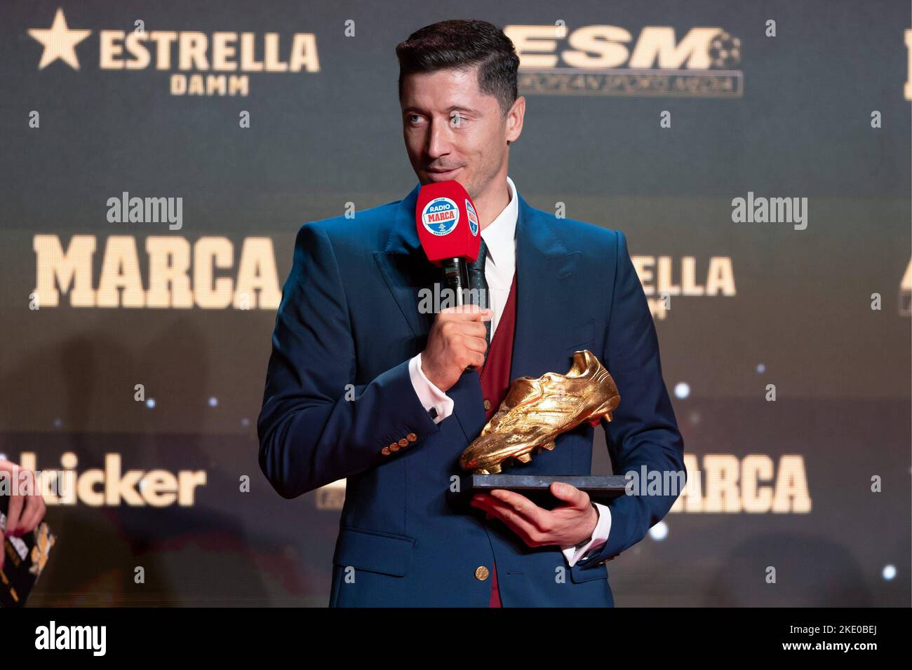Robert lewandowski 2021 golden boot hi-res stock photography and images ...
