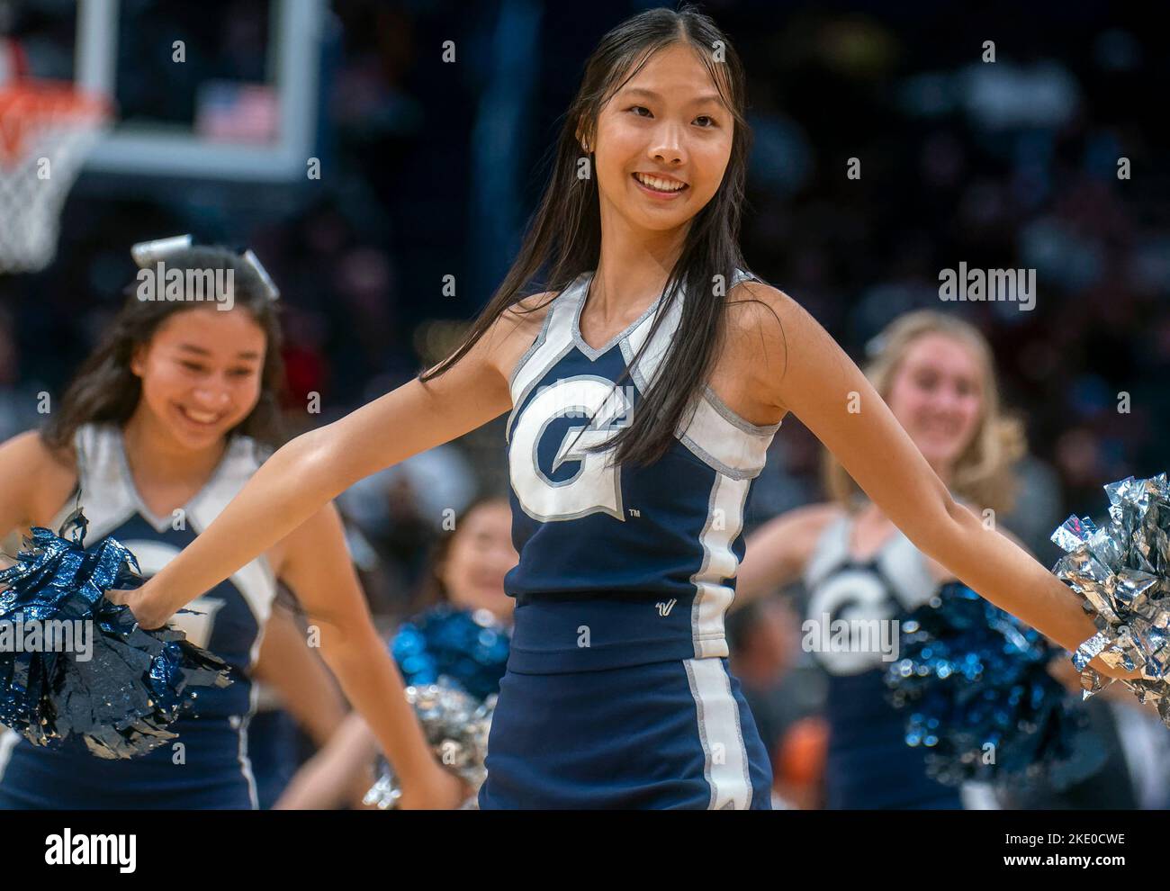 College basketball cheerleaders hi-res stock photography and images - Alamy