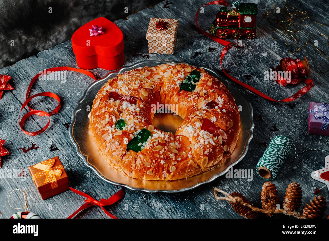 Spanish king cake hi-res stock photography and images - Alamy