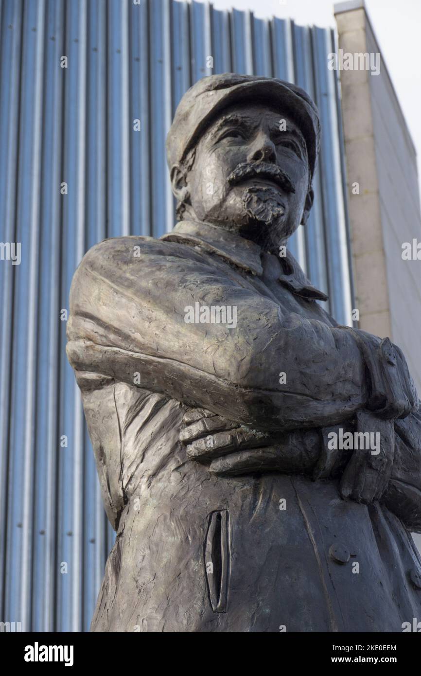 Samuel Cody Statue Farnborough stands outside Farnborough Air Sciences ...