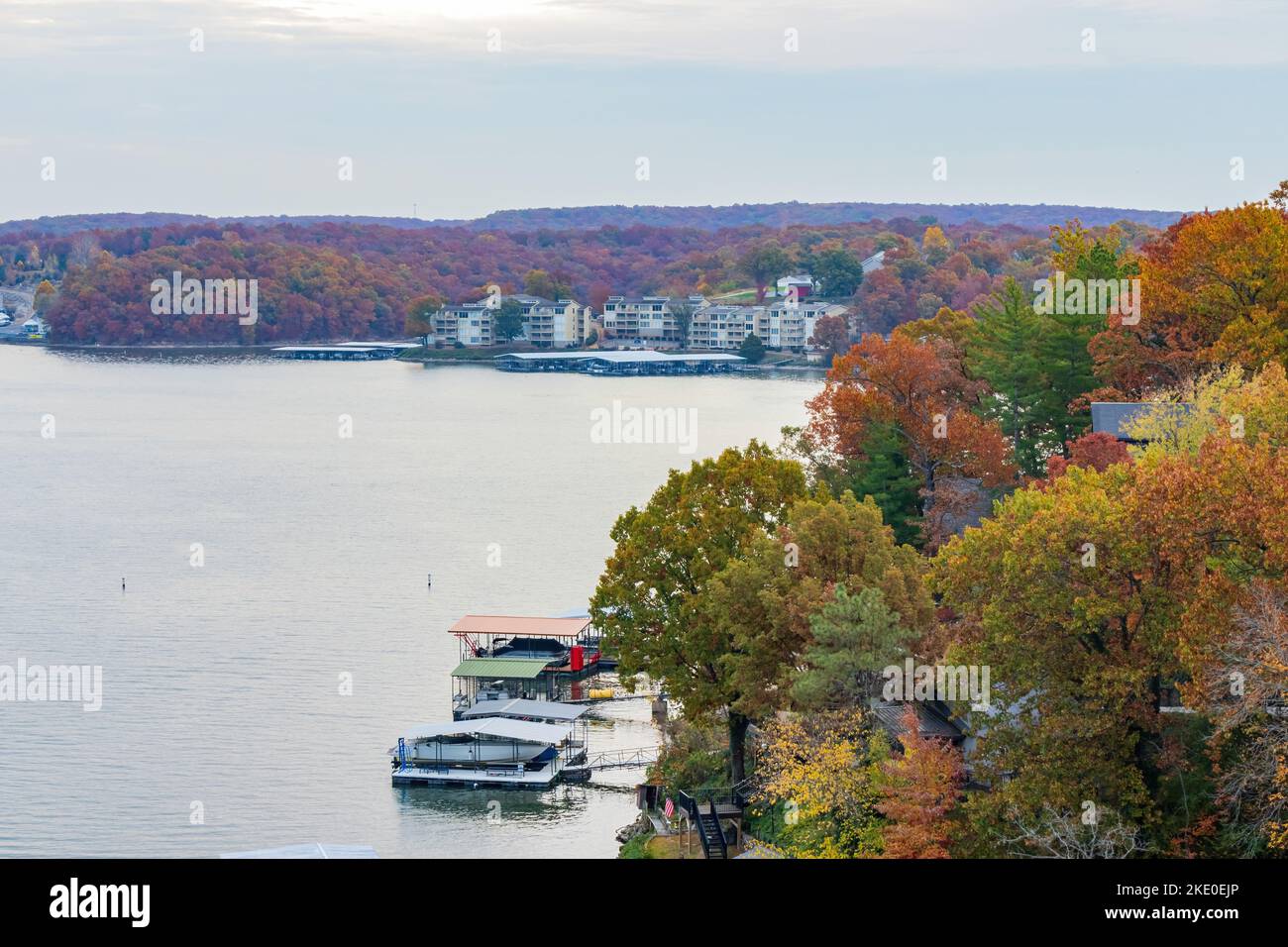 Lake of the ozarks boat hi-res stock photography and images - Alamy