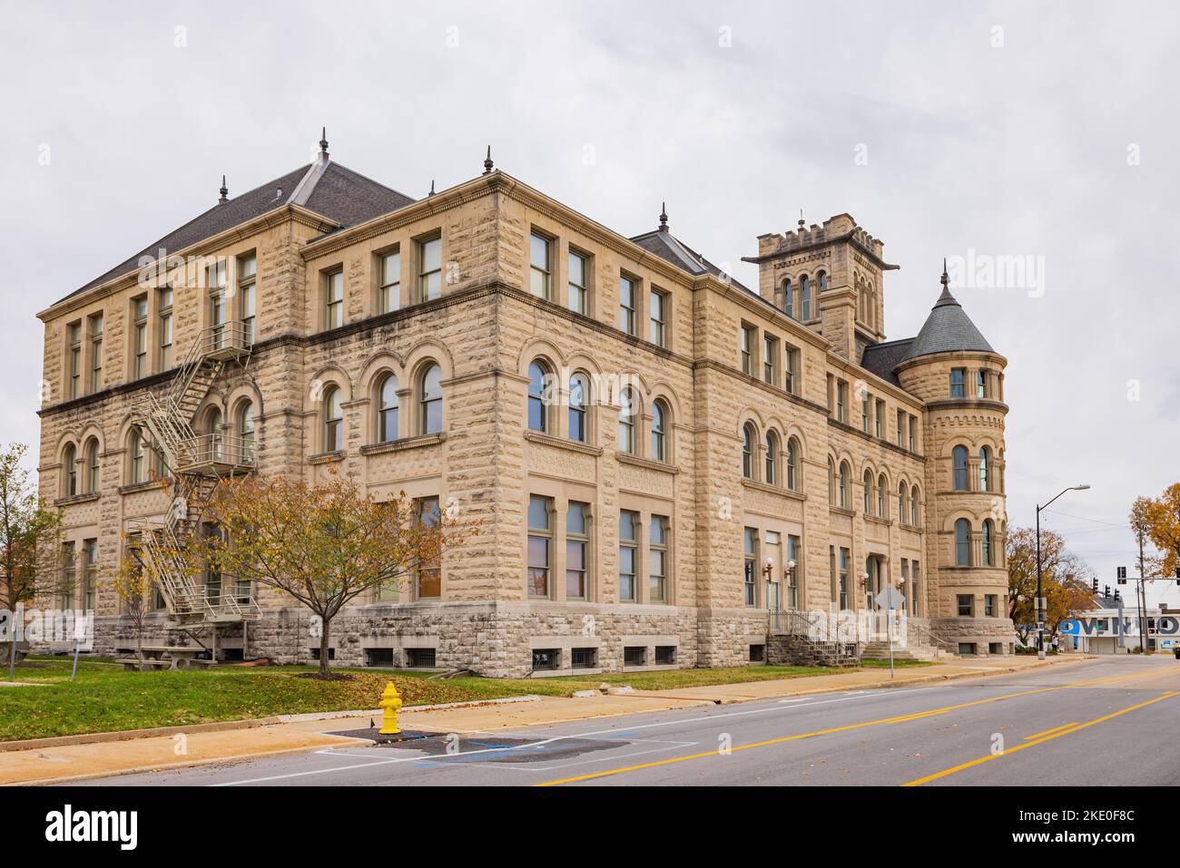 Missouri, OCT 29 2022 - Overcast view of the Springfield Historic City ...