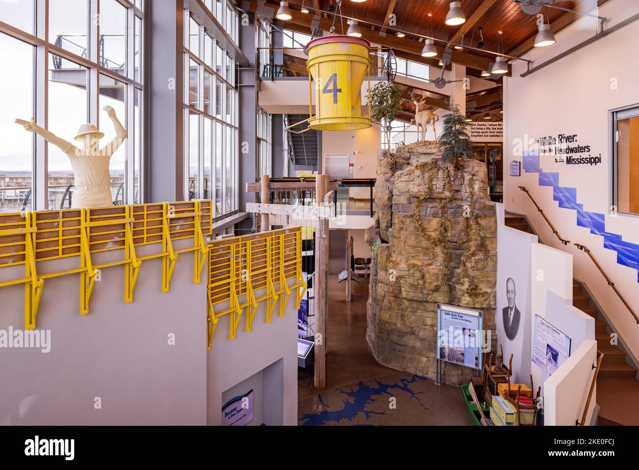 State park visitor center interior hi-res stock photography and images ...