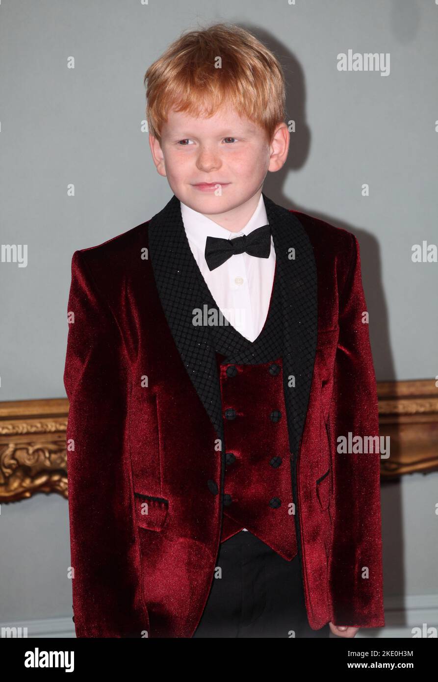 The crown netflix series 5 hi-res stock photography and images - Alamy