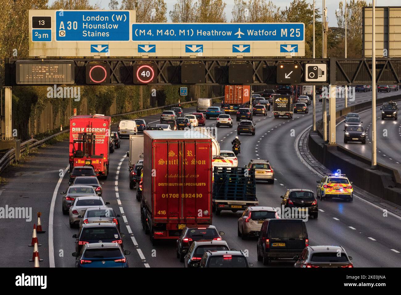 Thorpe, UK. 9th November, 2022. Vehicles are pictured queueing on the ...