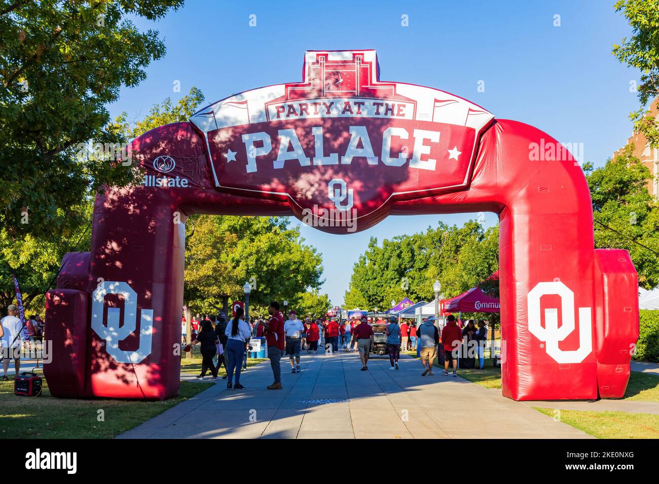 Oklahoma, OCT 15 2022 - Many visitor join the Homecoming parade Stock ...