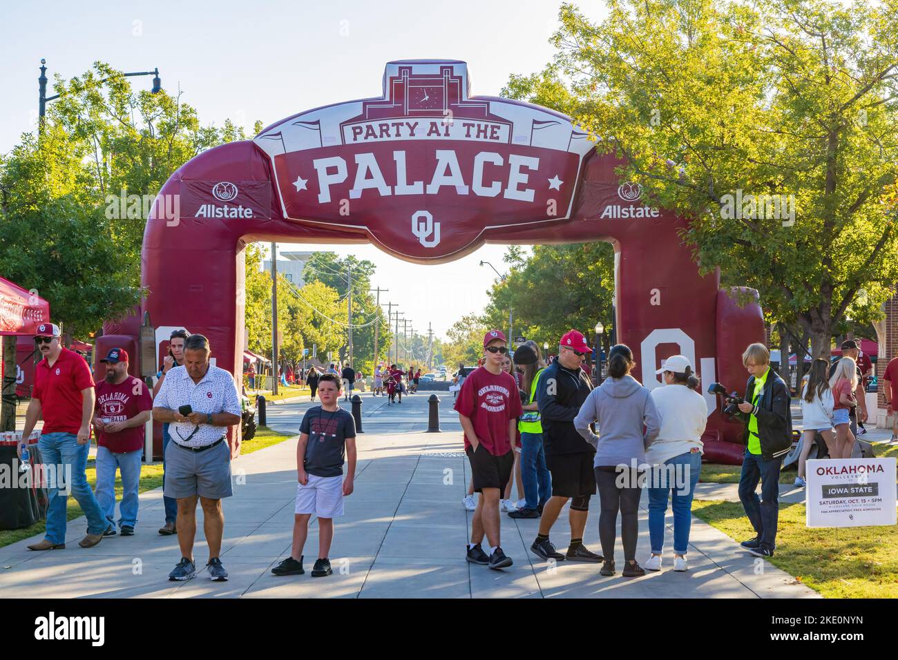 Oklahoma, OCT 15 2022 - Many visitor join the Homecoming parade Stock ...