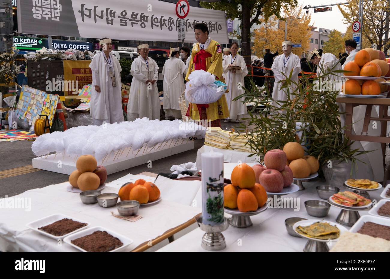 Seoul, South Korea. 9th Nov, 2022. South Korean shamans perform one of ...