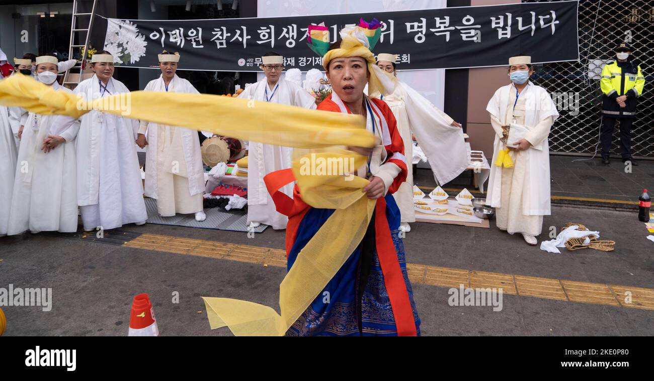 Seoul, South Korea. 9th Nov, 2022. South Korean shamans perform one of ...
