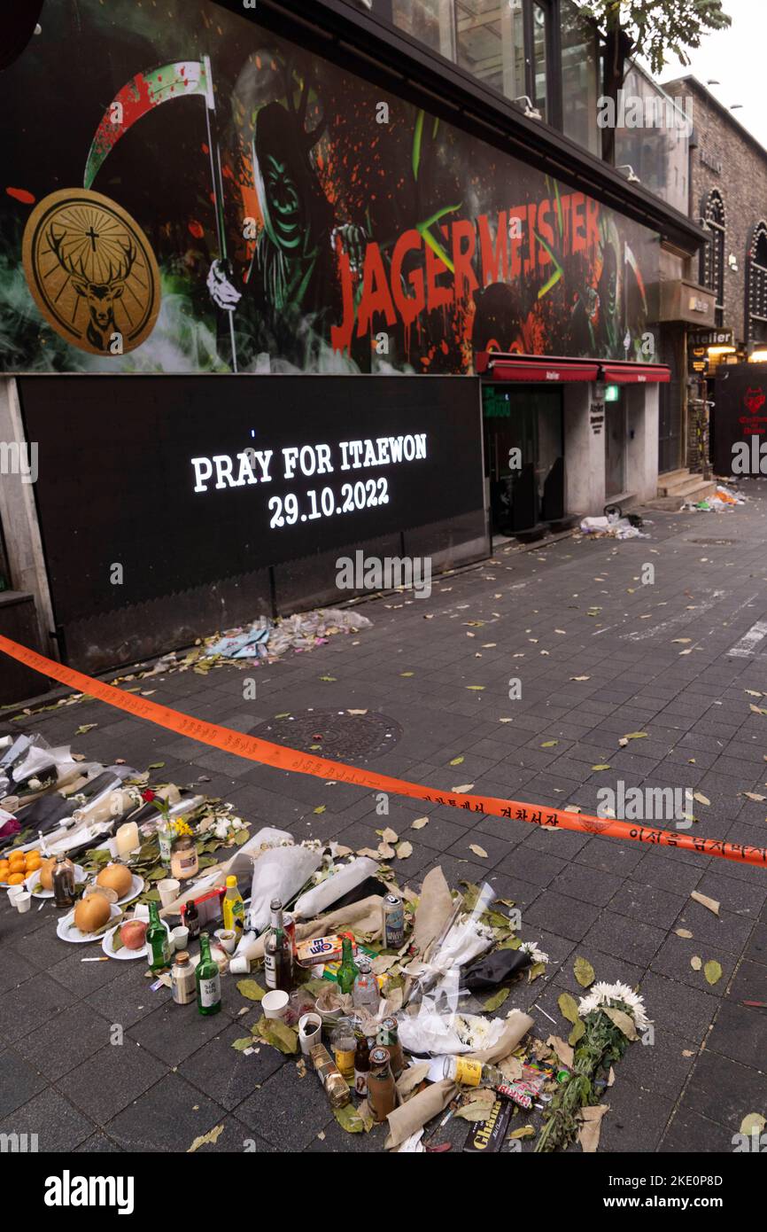 Seoul, South Korea. 9th Nov, 2022. South Korean shamans perform one of ...
