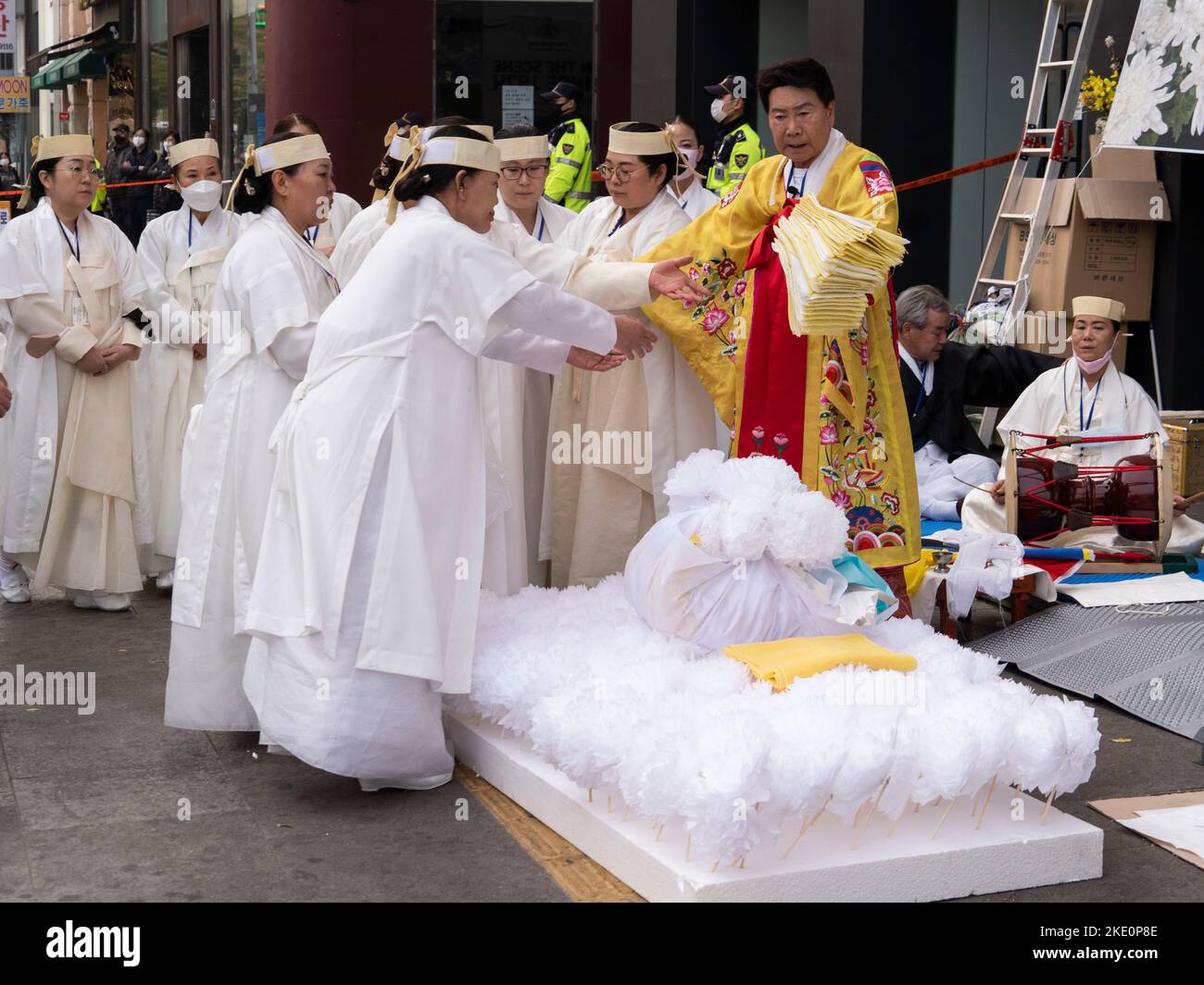 Seoul, South Korea. 9th Nov, 2022. South Korean shamans perform one of ...