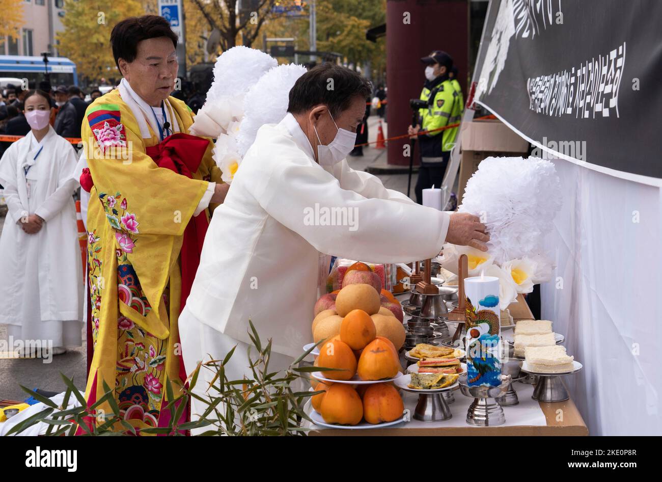 Seoul, South Korea. 9th Nov, 2022. South Korean shamans perform one of ...