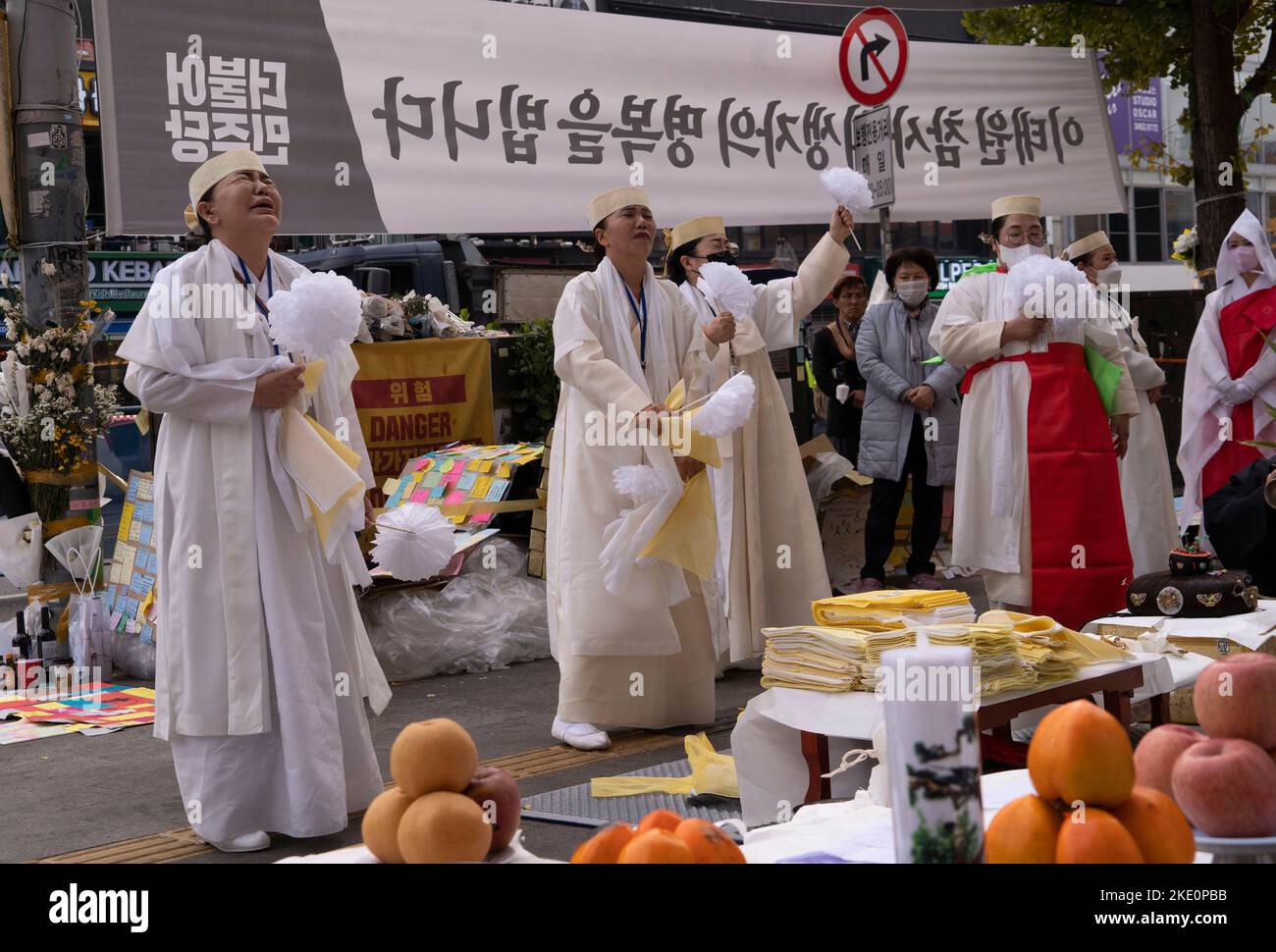 Seoul, South Korea. 9th Nov, 2022. South Korean shamans perform one of ...