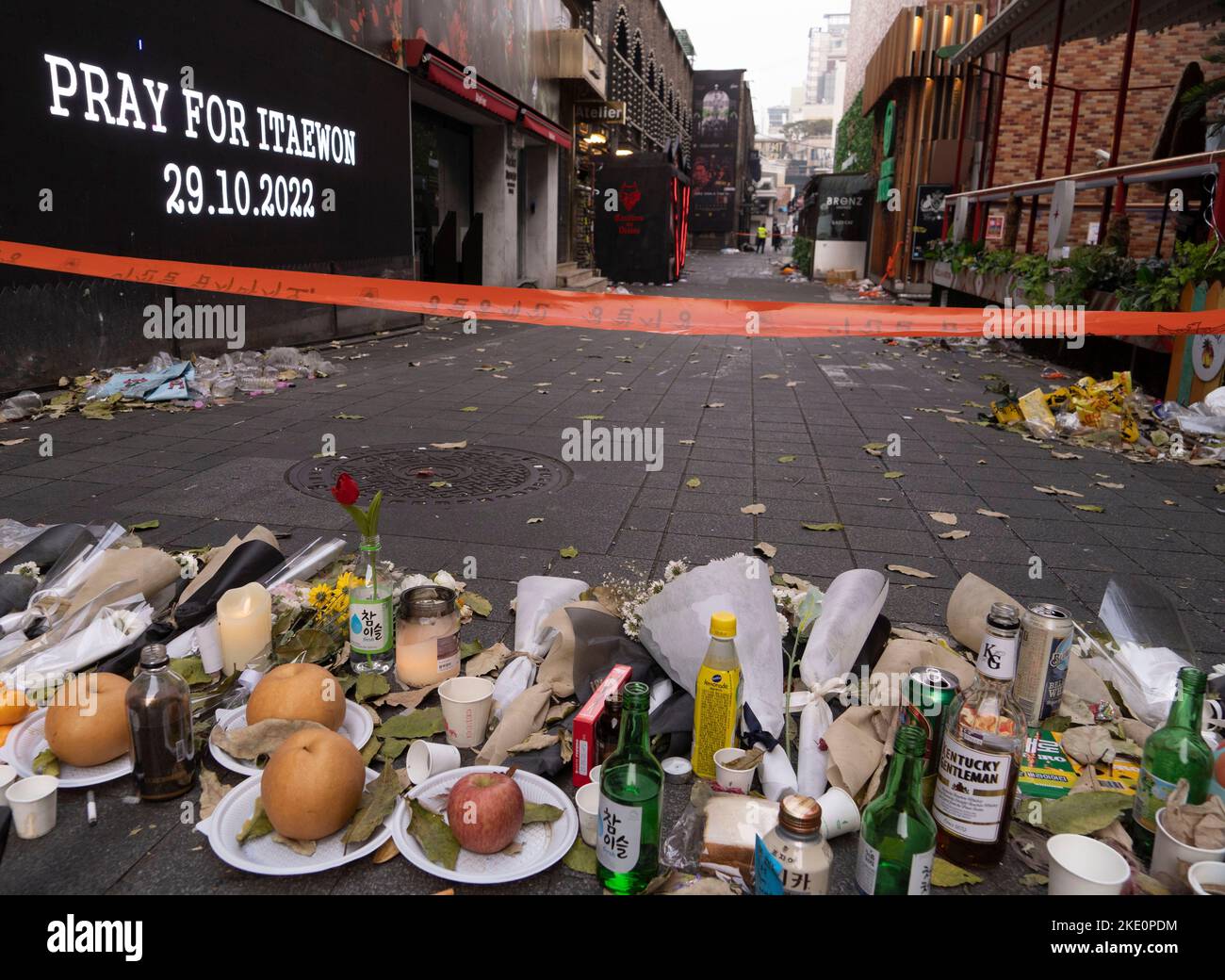 Seoul, South Korea. 9th Nov, 2022. South Korean shamans perform one of ...