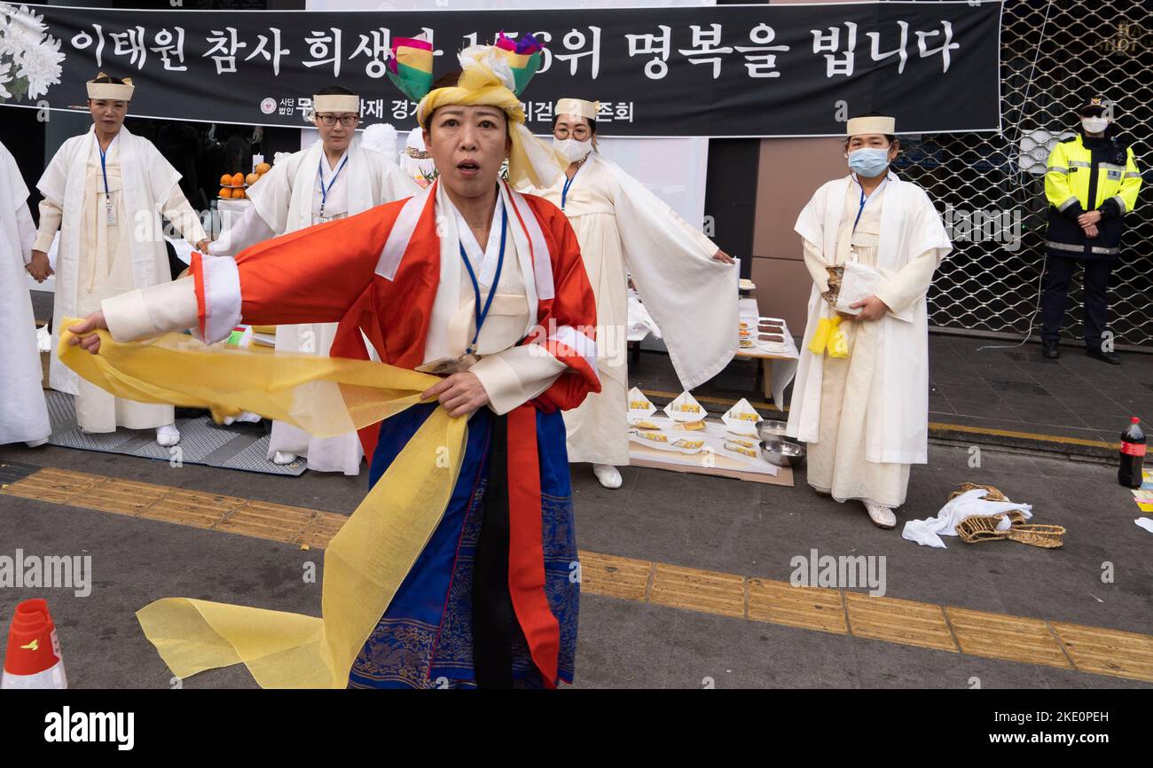Seoul, South Korea. 9th Nov, 2022. South Korean shamans perform one of ...