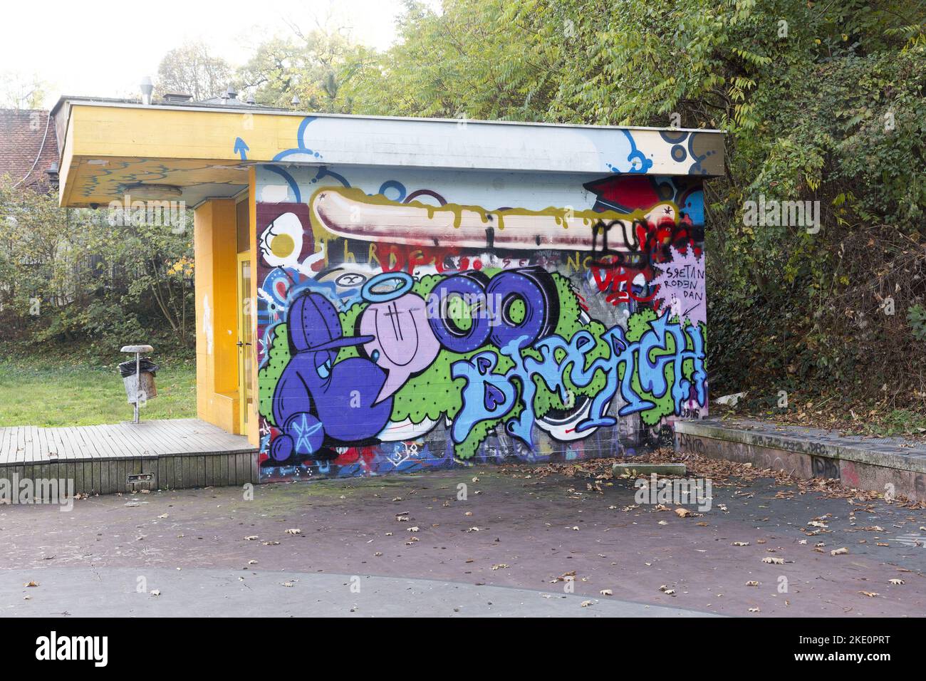 Graffiti on the wall Stock Photo - Alamy