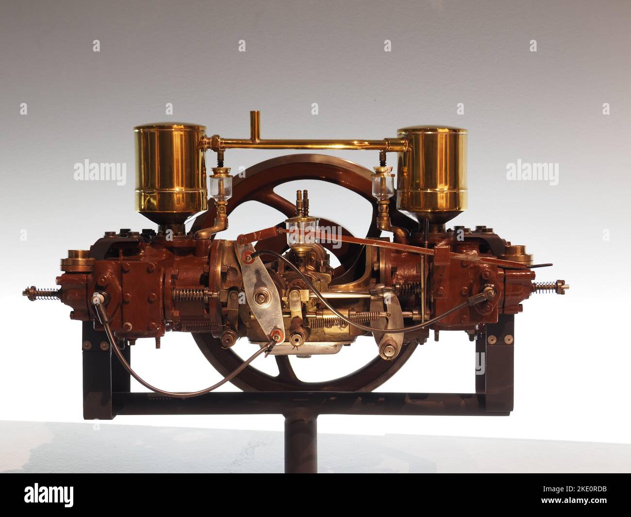 Stuttgart, Germany. 28th Oct, 2022. 1899 Benz 5 PS twocilinder motor ...