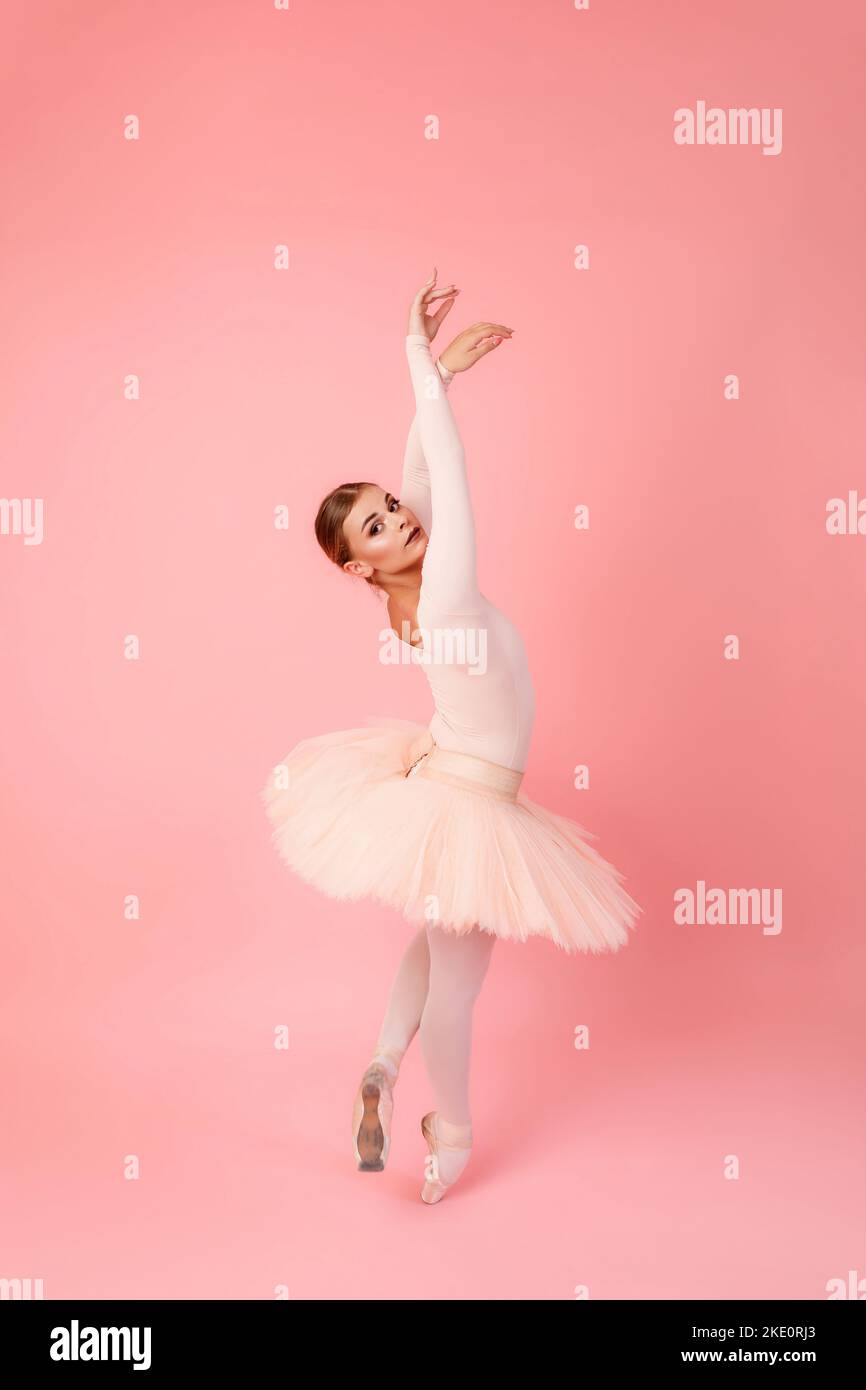 Woman dancing ballet hi-res stock photography and images - Alamy