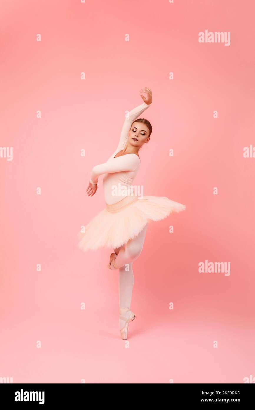 Ballerina dancing in ballet studio hi-res stock photography and images ...