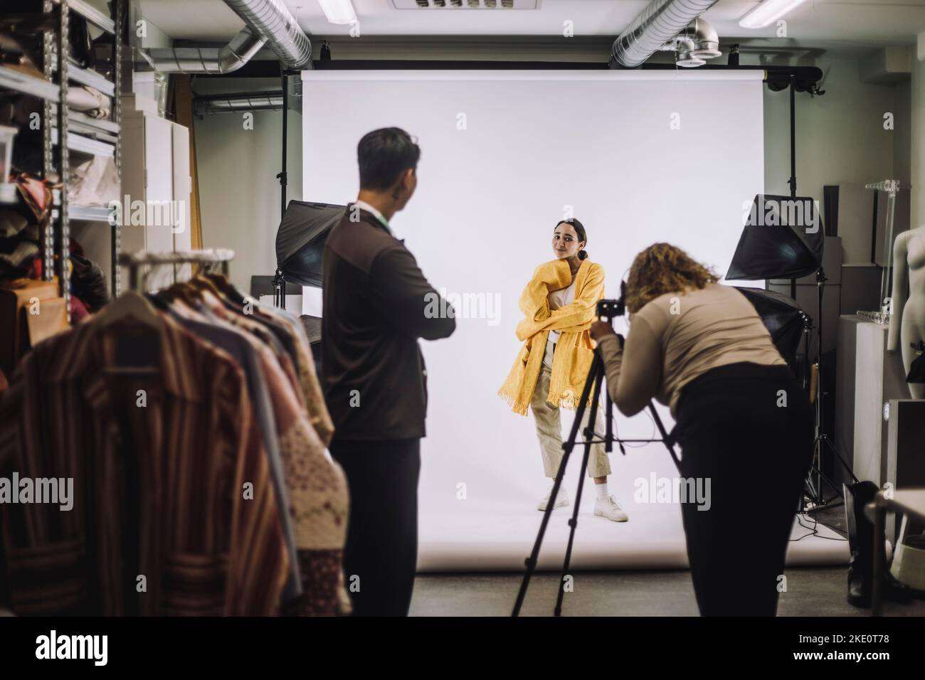 Indoor shoot models hi-res stock photography and images - Alamy