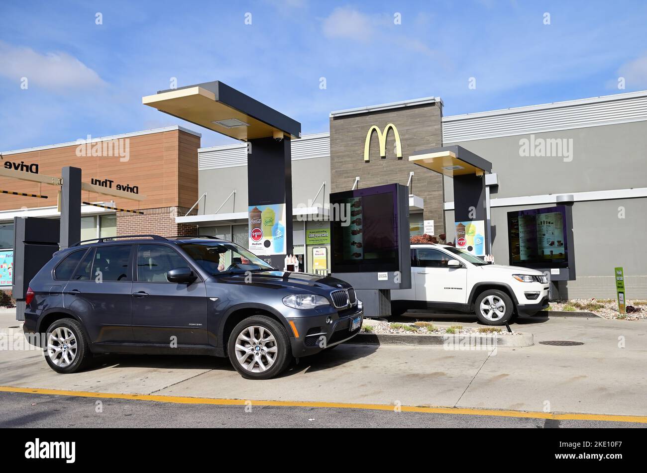 Double drive up lanes hi-res stock photography and images - Alamy