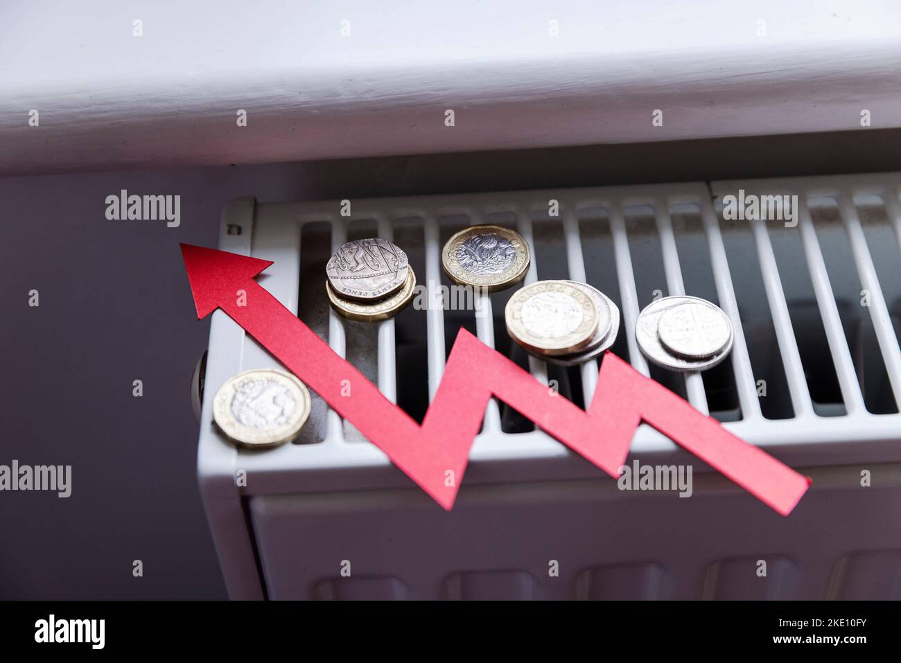 Increasing coins arrow hi-res stock photography and images - Alamy