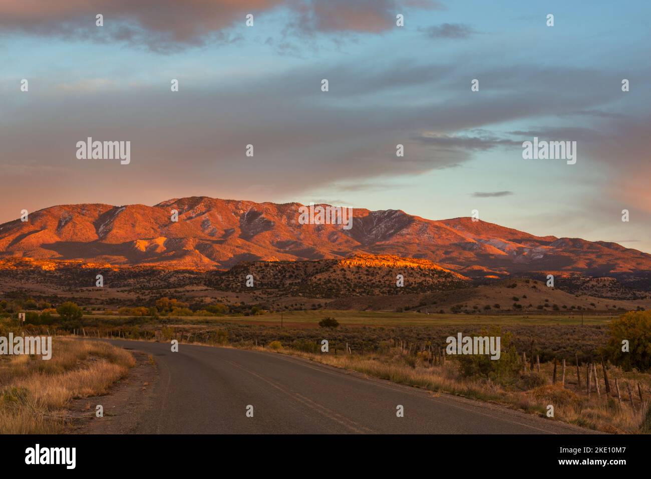 Road in the prairie country. Deserted natural travel background Stock ...