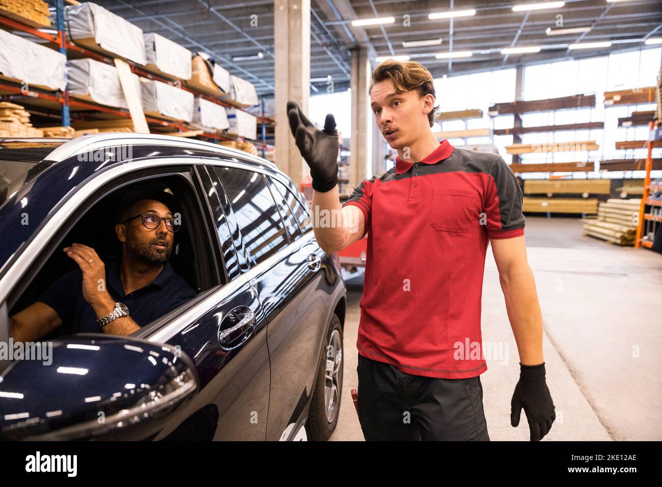 Customer car salesman hi-res stock photography and images - Alamy