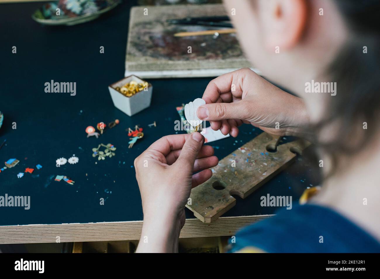 Female craftsperson hi-res stock photography and images - Alamy