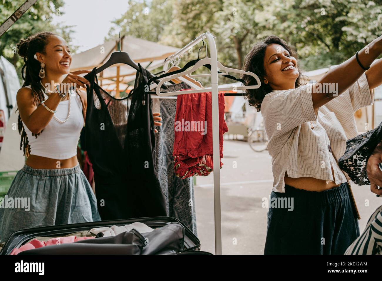 Buying clothes at market hi-res stock photography and images - Alamy