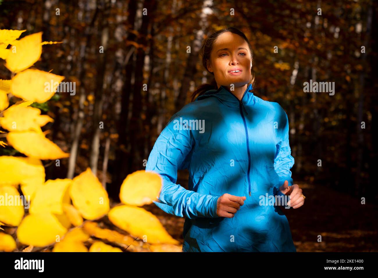 Yellow tights hi-res stock photography and images - Alamy