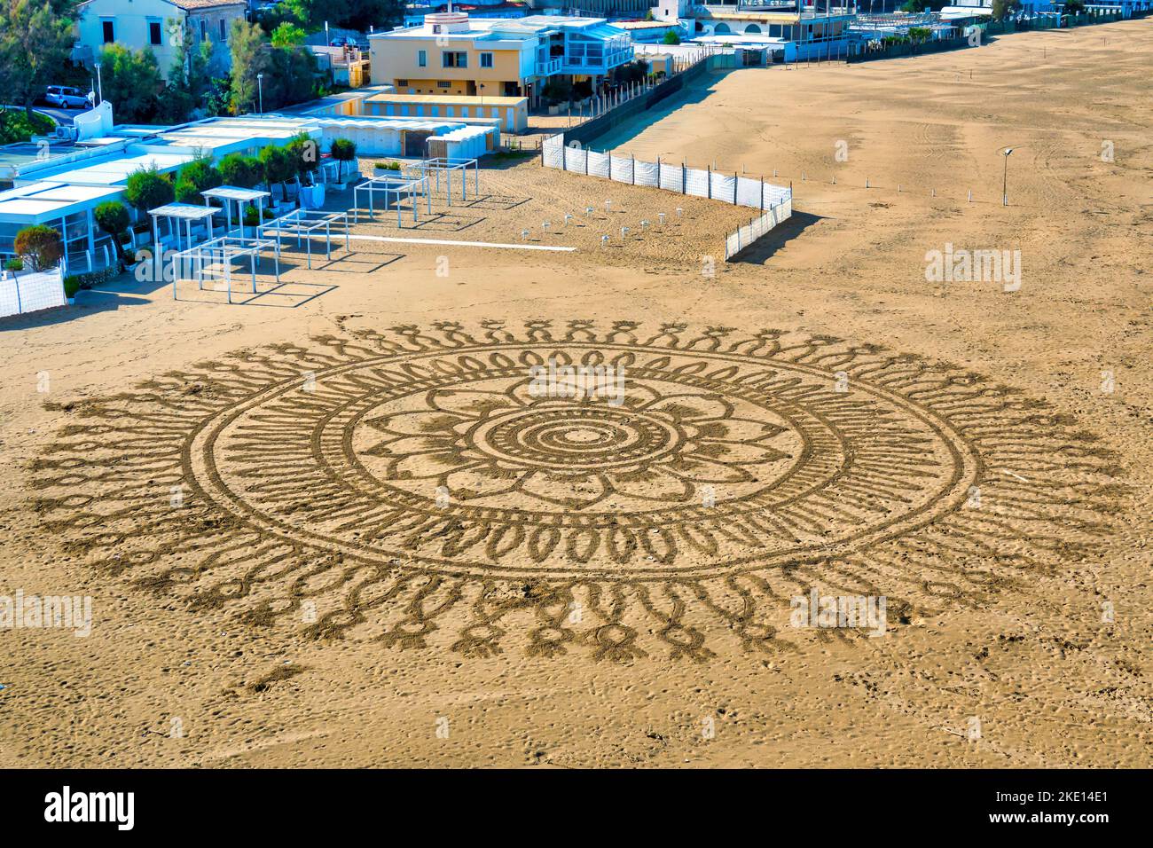 Beach mandala hi-res stock photography and images - Alamy