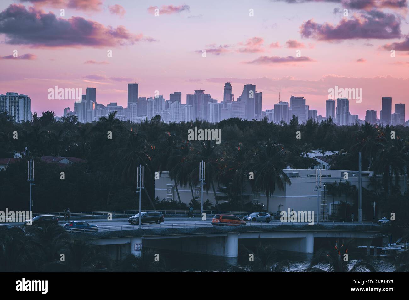 Skyline colors hi-res stock photography and images - Alamy